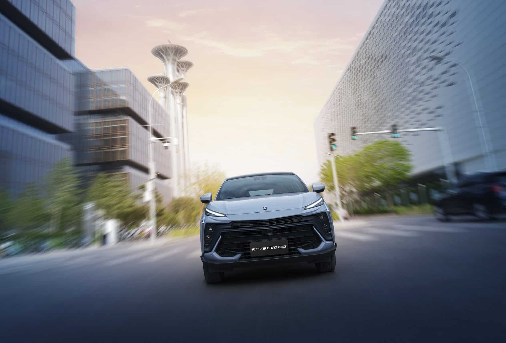 Dongfeng Forthing T5 HEV - China Motor Company